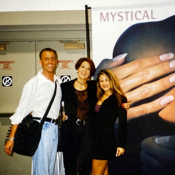 Sculpt an Extreme Dragon Shaped Nail With 3D Art - GlossaryLive